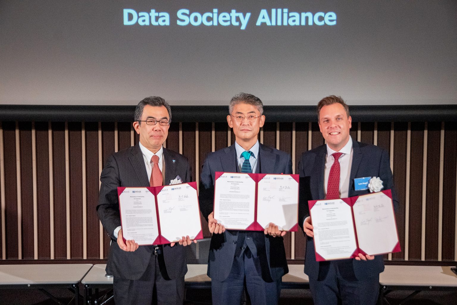 IDSA Japan Hub 設立と MoU締結式 – 越塚研究室 / Koshizuka-Laboratory